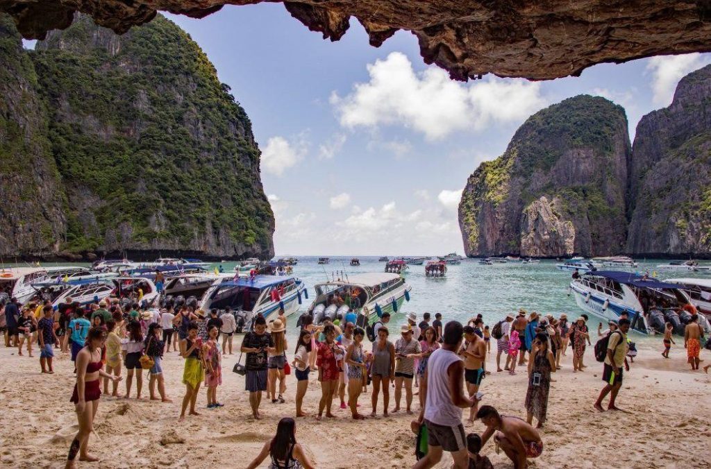 TOURISM: AN EVIL FOR THE PLANET - IN ACTION)))